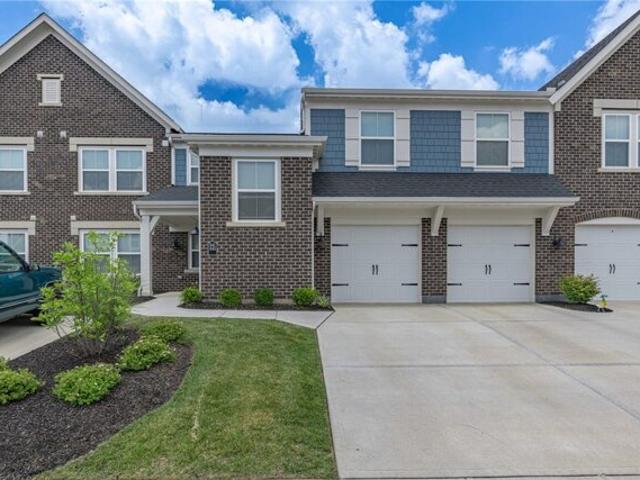 Honey Tree Pl, Sugarcreek Township, Condo For Sale