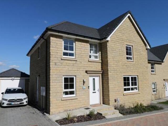 Honey Bee Court, Cleckheaton, 4 Bedroom Detached