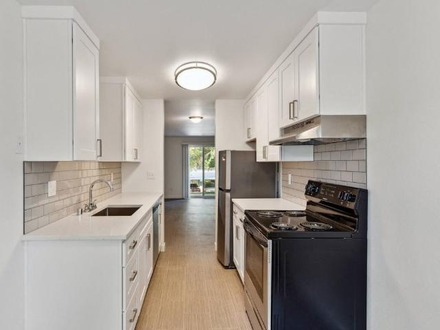 Honey Creek 2 Bedroom Apartment for Rent at 1332 Duvall Ave Ne, Renton, WA 98059