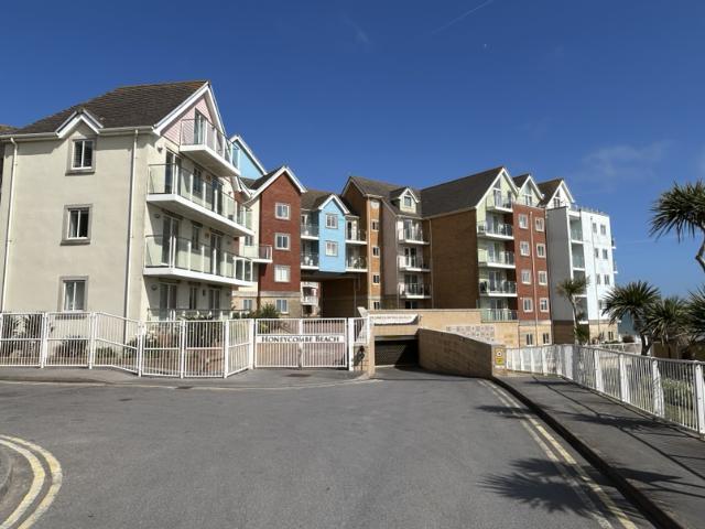 Honeycombe Beach, Boscombe Spa 2 bed apartment to rent £1,325 pcm £306 pw