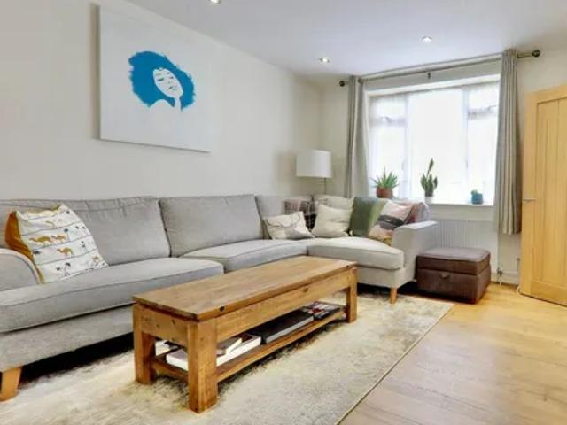 Honeycroft, Loughton, IG10 3PR, United Kingdom | 3 bed house for rent #165433386 | Rentberry