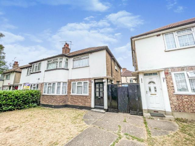 Honeypot Lane, Stanmore, HA7 2 bed apartment to rent £1,700 pcm £392 pw