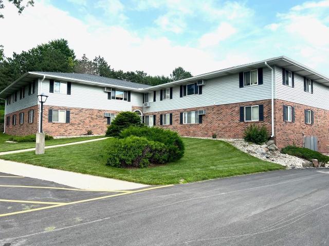 Honeysuckle Apartments 1 Bedroom Apartment for Rent at 1565 1561, 1565 Honeysuckle Road, Hartford, WI 53027