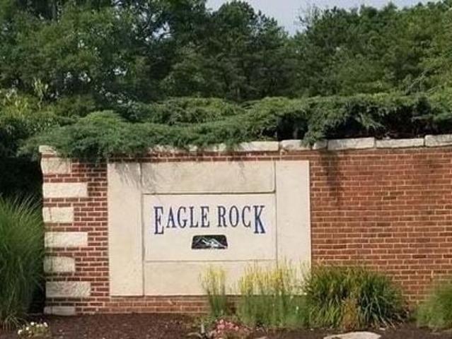Honeysuckle Dr, Hazleton, PA 18202
