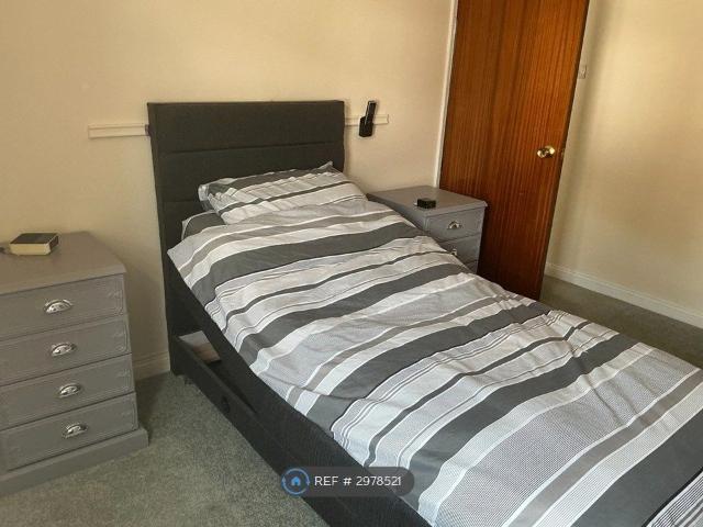 Honeysuckle Lane, Poole BH17, Room to rent, £580 pcm | PrimeLocation