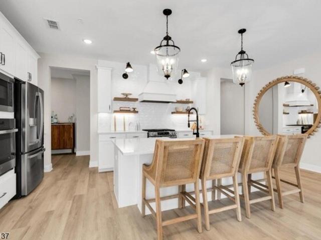 Honeysuckle Ln Unit,warren Twp, Condo For Sale