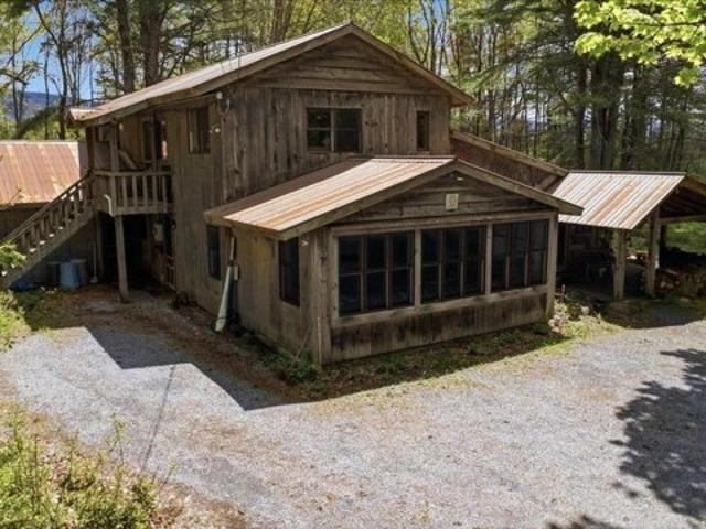 Honeysuckle Ln, Bennington, Home For Sale