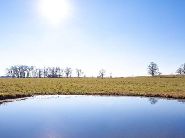 Honeysuckle Ln, Oak Grove, AR 72660
