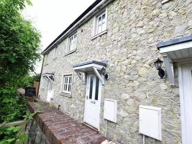 Honeysuckle Mews, Loose 2 bed cottage to rent £1,250 pcm £2.