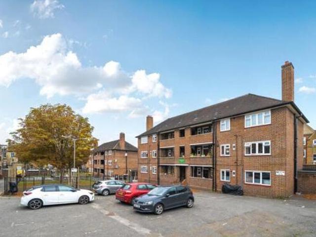 Honeywell Road, London, 3 Bedroom Property