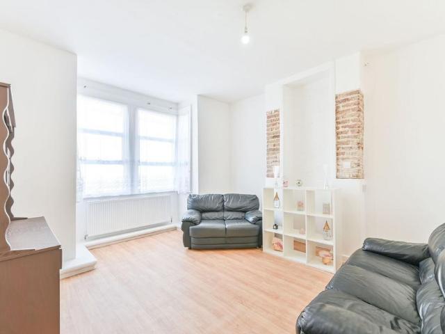 Honeywood Road, Harlesden, London, NW10 2 bed flat to rent £2,100 pcm £485 pw
