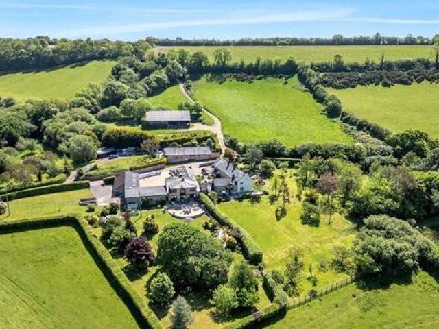 Honiton, Devon, 6 Bedroom House
