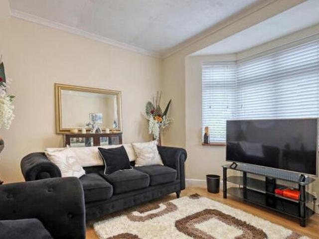 Honiton Road, Romford, 2 Bedroom Semi detached