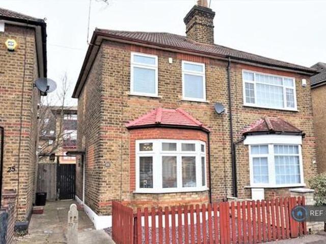 Honiton Road, Romford, 2 Bedroom Semi detached