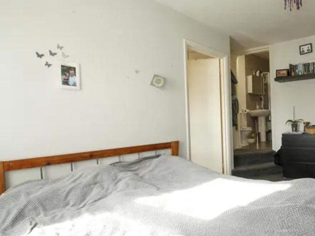 Honor Oak Park Post Office, 70 Brockley Rise, London, SE23 1LN, United Kingdom | 1 bed apartment for rent #166535564 | Rentberry