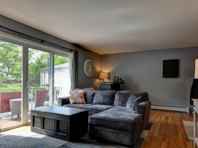 Hoover Ave Apt,bloomfield, Condo For Sale