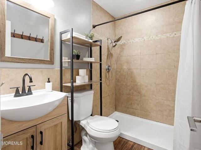 Hoover Dr, Brick, Home For Sale