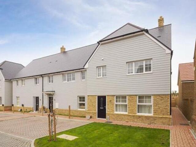 Hoo Farm Way, Monkton Road, 3 Bedroom Semi detached