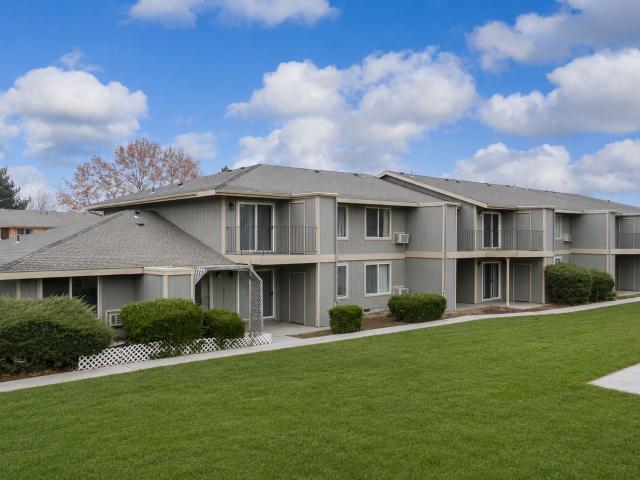 Hood Manor Apartments