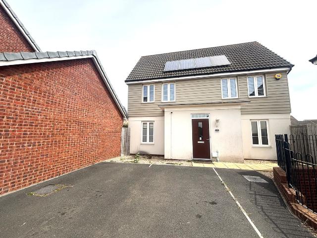 Hook Drive, Exeter EX2, 4 bed property to rent, £1,800 pcm | PrimeLocation