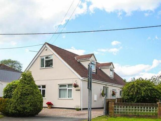 Hook End Road, Hook End, 4 Bedroom Detached