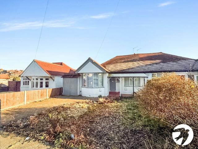 Hook Lane, Welling, Kent DA16, 3 bed bungalow to rent, £2,000 pcm | PrimeLocation