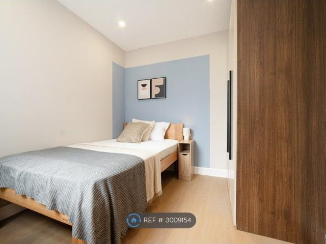 Hook Road, Epsom KT19, Room to rent, £900 pcm | PrimeLocation