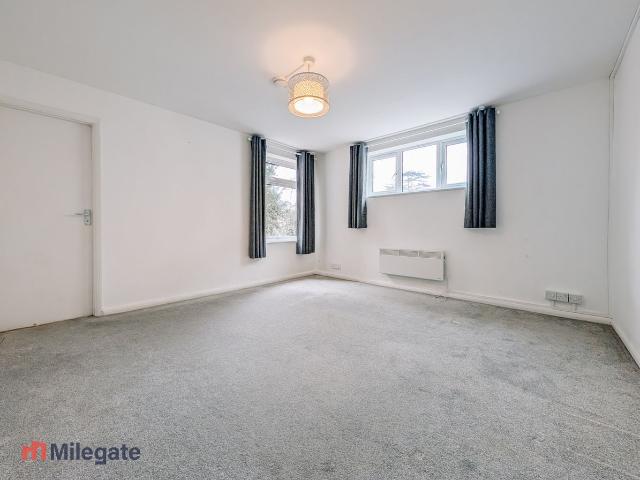 Hook Road, Surbiton KT6, 1 bed flat to rent, £1,300 pcm | PrimeLocation