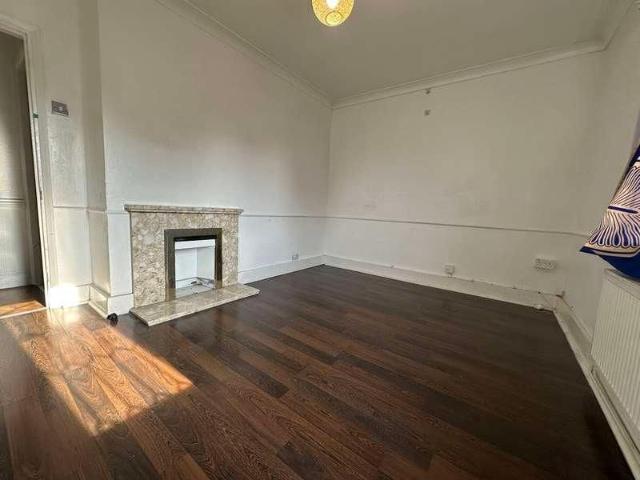 Hooks Hall Drive, Dagenham, RM10