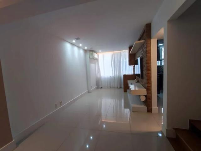 Hoomes vende Apartamento Duplex na quadra da Praia do Leblon