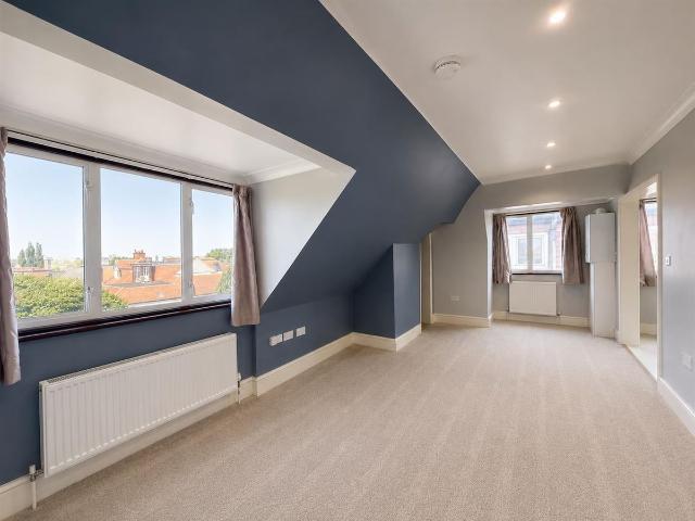 Hoop Lane, Golders Green, London NW11, 1 bed flat to rent, £1,700 pcm | PrimeLocation