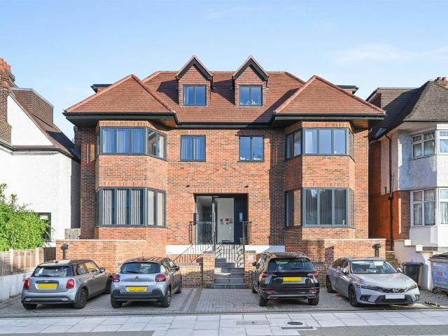 Hoop Lane, London NW11, 2 bed flat to rent, £2,650 pcm | PrimeLocation