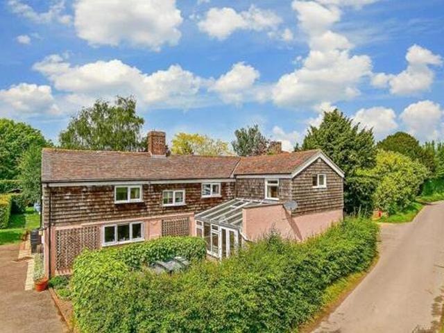 Hoaden, 4 Bedroom Detached