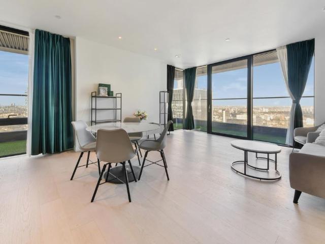 Hobart Building, London E14, 2 bed flat to rent, £4,498 pcm | PrimeLocation