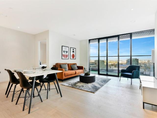 Hobart Building, Wardian, London E14, 2 bed flat to rent, £4,100 pcm | PrimeLocation