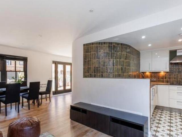 Hobbs Court, Shad Thames, 3 Bedroom Duplex