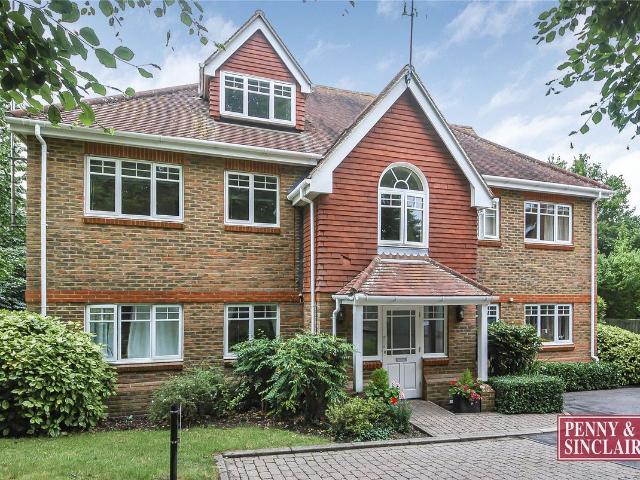 Hobbs End RG9, 3 bed flat to rent, £1,900 pcm | PrimeLocation