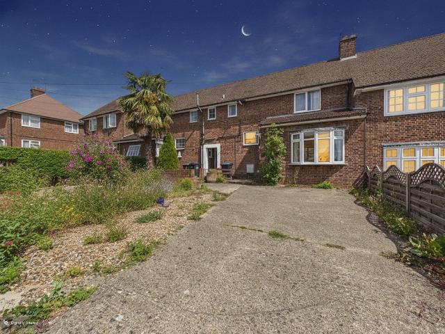 Hobbs Hill Road, Hemel Hempstead, Hertfordshire HP3, 3 bed terraced house to rent, £2,200 pcm | PrimeLocation