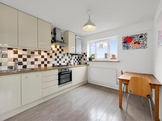 Hobbs Place, Hoxton, N1 2 bed apartment to rent £2,750 pcm £635 pw