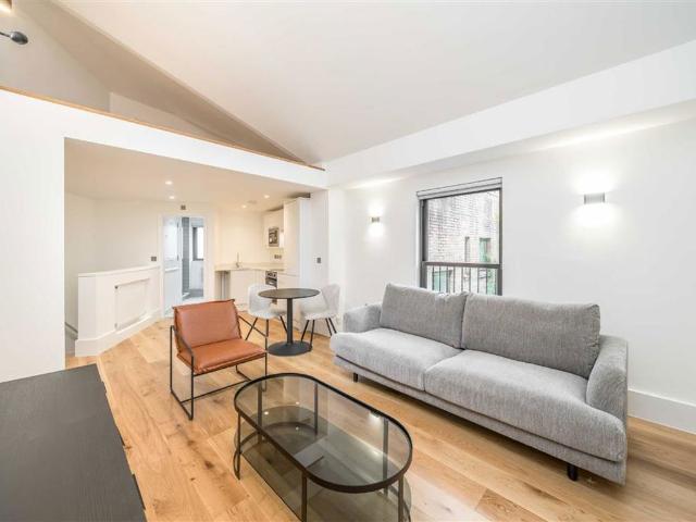 Hobhouse Court, Fitzrovia & Covent Garden SW1Y, 1 bed flat to rent, £3,467 pcm | PrimeLocation