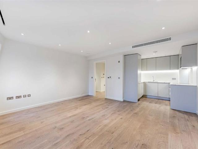 Hobhouse Court, Fitzrovia & Covent Garden SW1Y, 1 bed flat to rent, £3,467 pcm | PrimeLocation