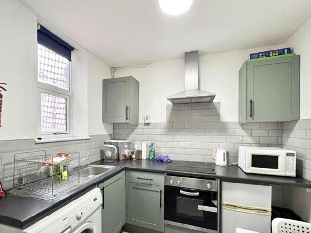 Hockley Buildings, Lower Parliament Street, Studio Flat For