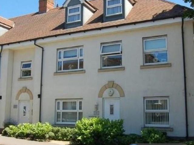 Hockley Road, Rayleigh, SS6 2 bed flat to rent £1,395 pcm £322 pw