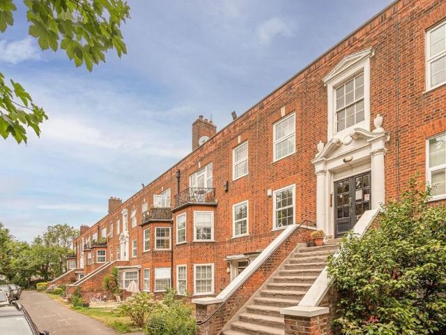Hocroft Court, Child's Hill, London, NW2 2 bed flat to rent £3,034 pcm £700 pw