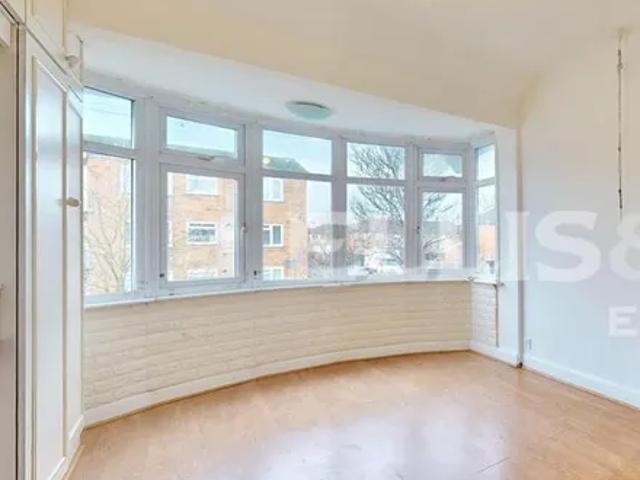 Hodder Drive, London, UB6 8LJ, United Kingdom | 4 bed house for rent #139544392 | Rentberry