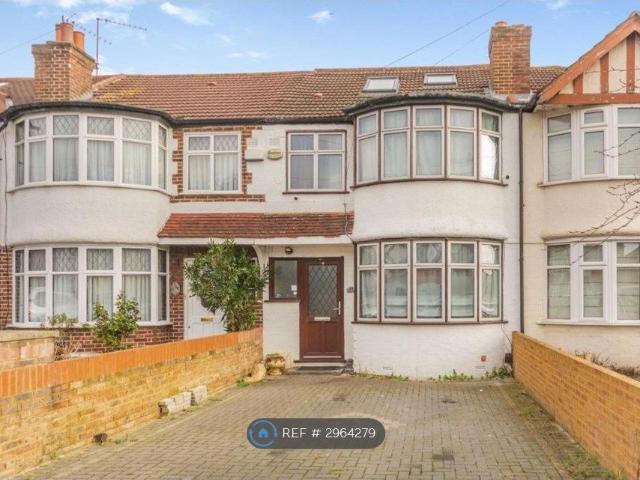 Hodder Drive, Perivale, Greenford UB6, 5 bed terraced house to rent, £3,200 pcm | PrimeLocation