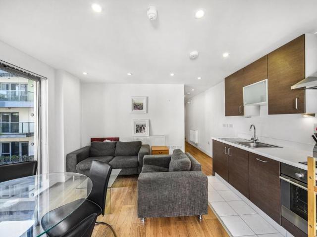 Hodgeson House, Christian Street, E1 Studio to rent £2,123 pcm £490 pw