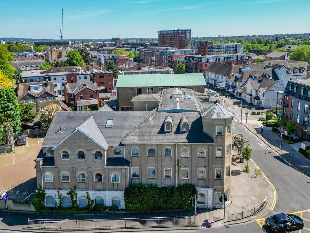 Hodgson House, City Centre, Chelmsford 1 bed flat to rent £1,195 pcm £276 pw