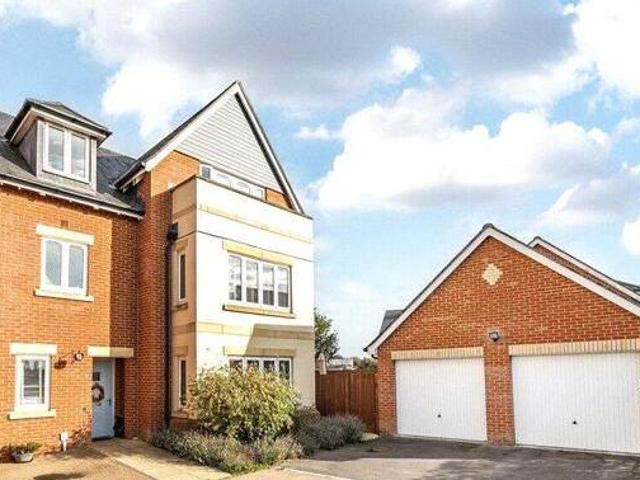 Hodinott Close, Romsey, 5 Bedroom Detached