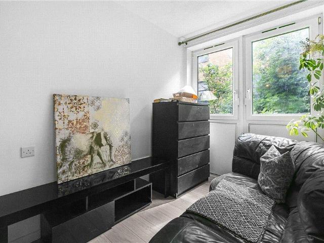 Hodister Close, London, SE5 1 bed apartment to rent £1,550 pcm £358 pw